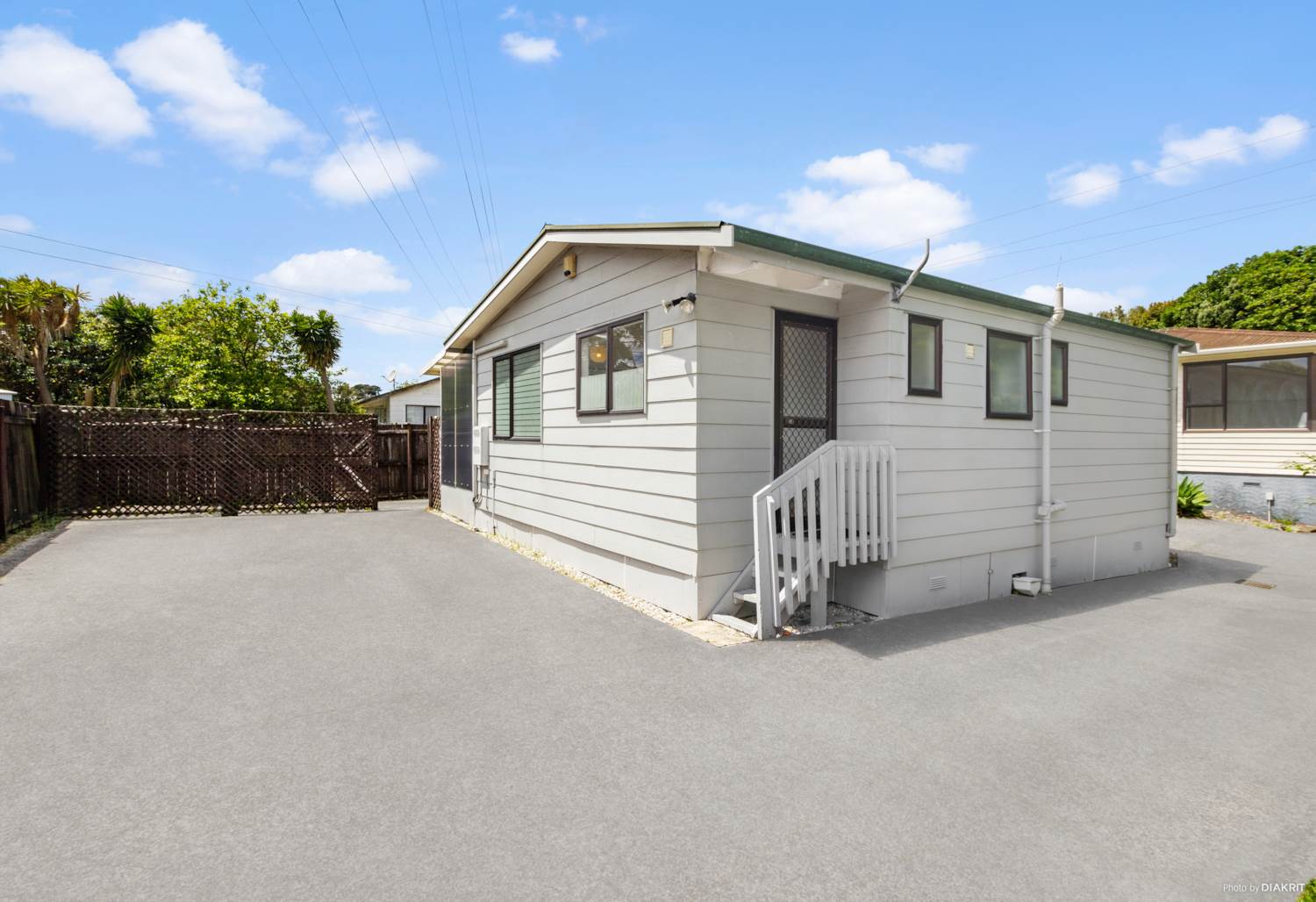 4813 "Honey" - very tidy minor Dweeling - Haines Group